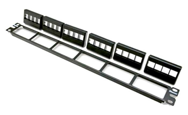 Panduit NKFPL24 - Patch panel 24 port